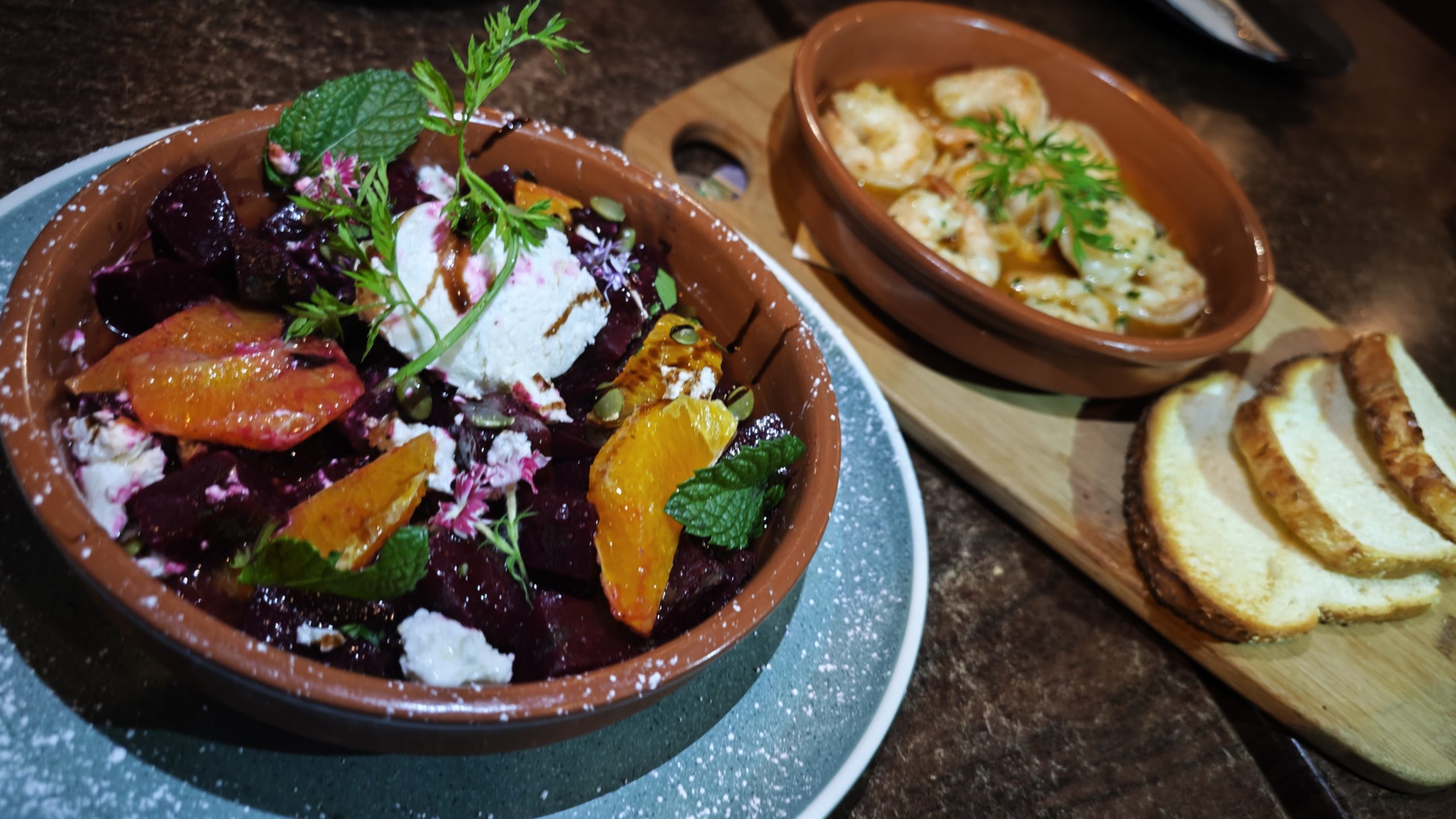 La Tonada | The Latina Pages